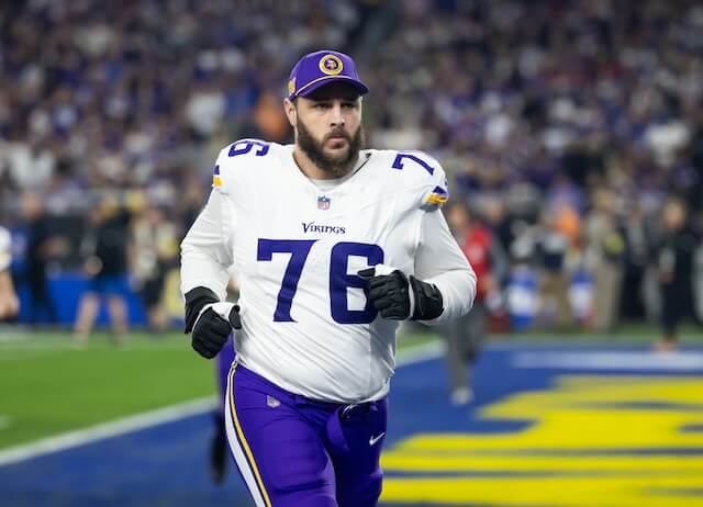 Rams Sign Former Vikings Offensive Tackle David Quessenberry To One ...